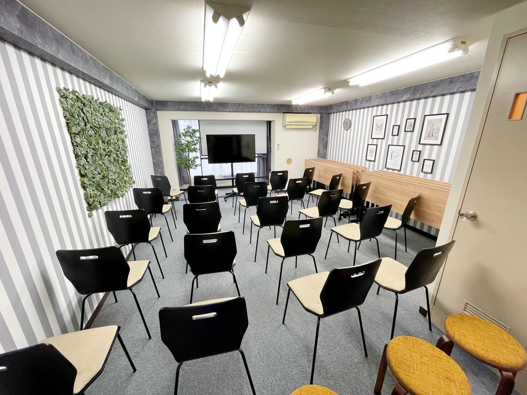 【荻窪駅徒歩2分！30名利用可！】綺麗な室内！WiFi・大型モニター・ホワイトボード・備品類全て無料！ふれあい貸し会議室 荻窪Bの写真10