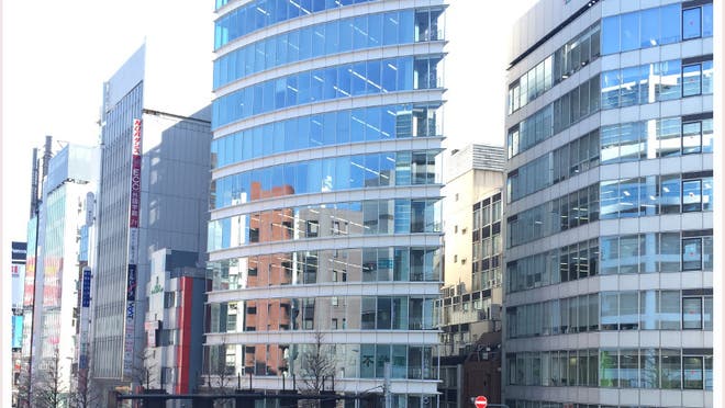 窓全面ガラス張り、開放感のある貸し会議室 ! 45名収容、Wi-Fi完備!セミナー・会議・説明会等様々な用途でご利用いただけますの写真9