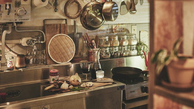 実際に人が住んでいるかのような生活感を、圧巻の植物たちが包み込むハウススタジオの写真21