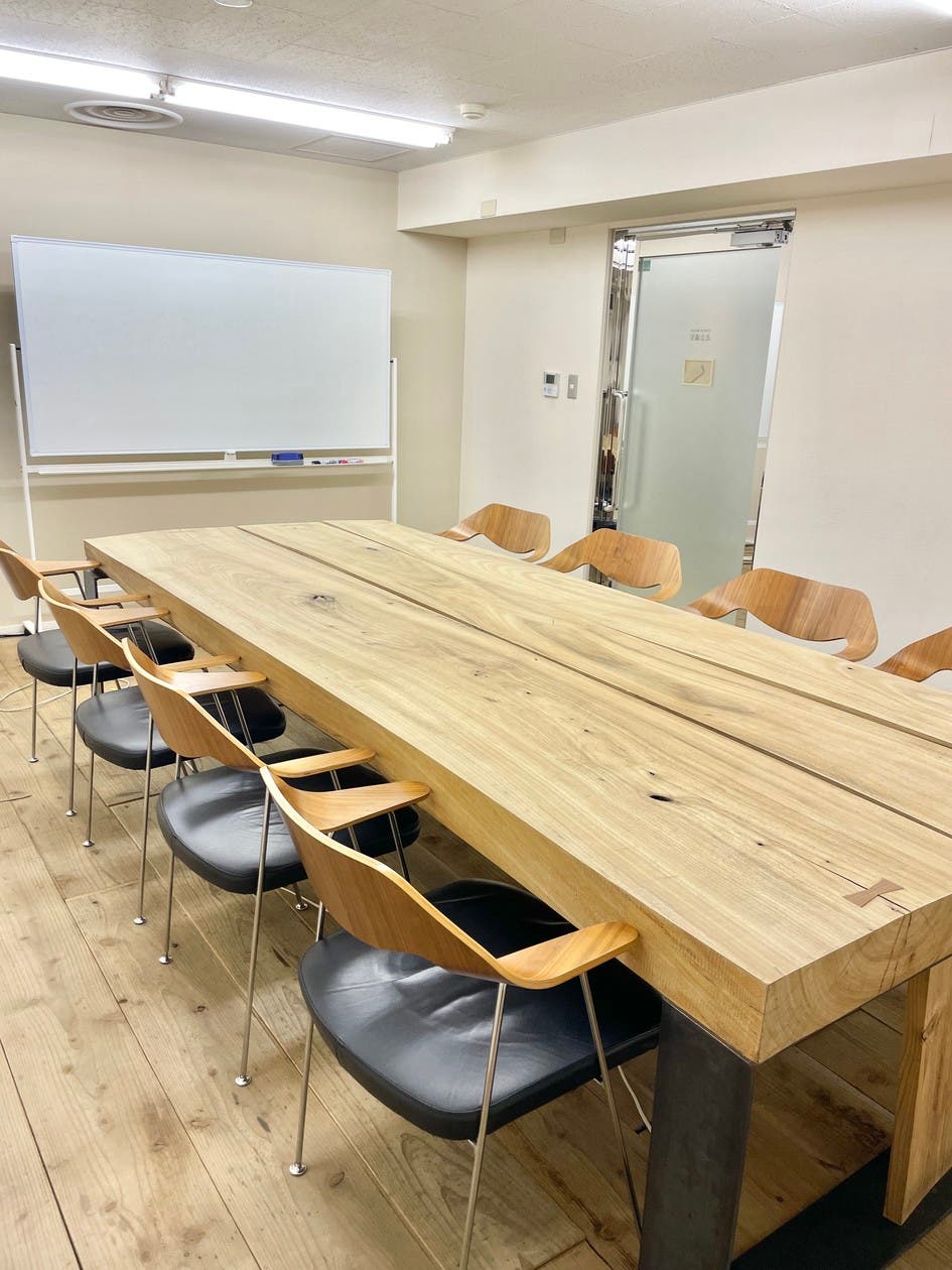 【新宿駅徒歩6分・西武新宿駅徒歩5分】木の香りがする会議室　会議/商談/少人数での打ち合わせに向いている空間です。の写真10