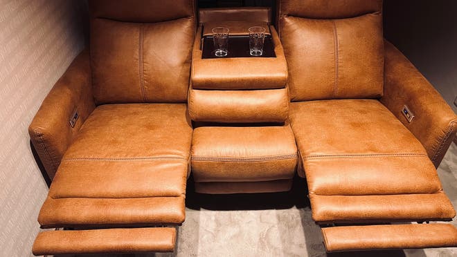 🎉NEW特割🎉【元住吉駅1分】大画面100inch🎬リクライニング💺デート💑ネトフリ・ゲーム・パーティー🎉学割🏫商店街🛍の写真2