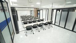 <南大沢テレワークステーション 大会議室>光回線Wi-Fi📶35名収容💺会議/セミナー/研修/ワークショップの写真2
