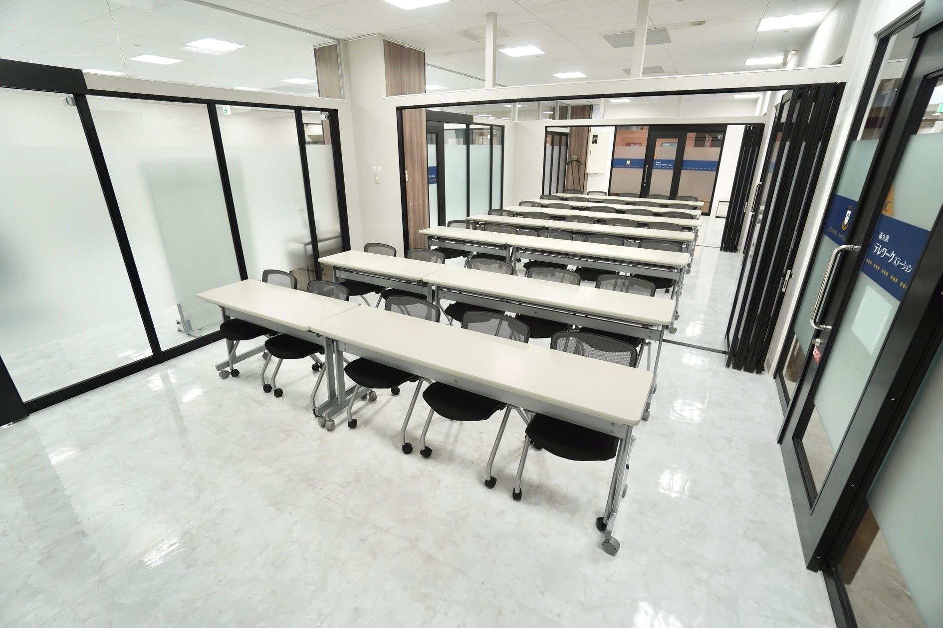 ＜南大沢テレワークステーション 大会議室＞光回線Wi-Fi📶35名収容💺会議/セミナー/研修/ワークショップの写真6