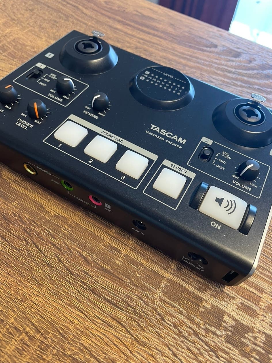 TASCAM MiNiSTUDIO CREATOR US-42の画像1