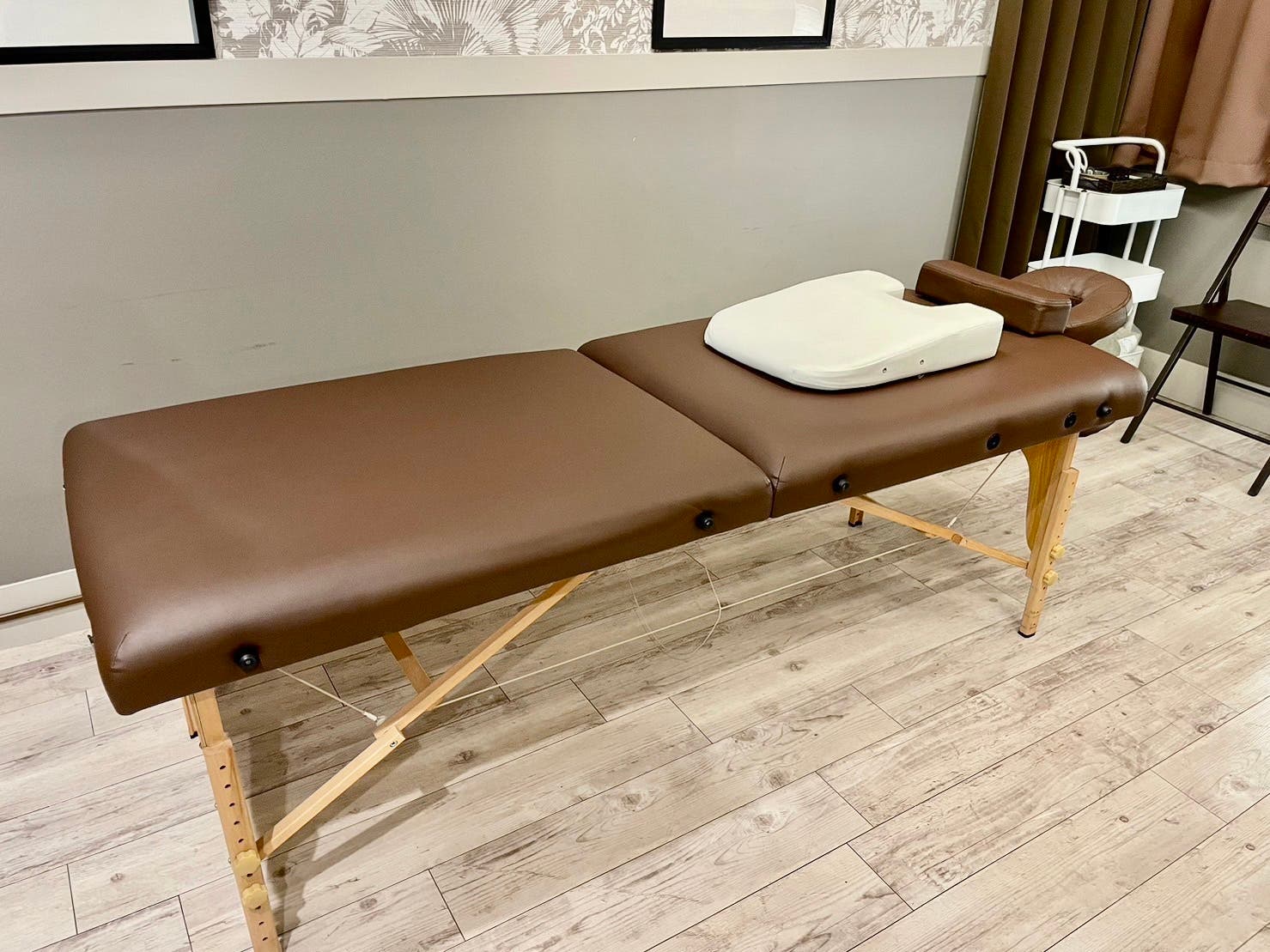 施設充実✨広々レンタルエステサロン（ベッド2台可）😊南海難波駅徒歩1分😍Nf視聴可👀高速Wi-Fi✨フリースペースにも😊の写真6