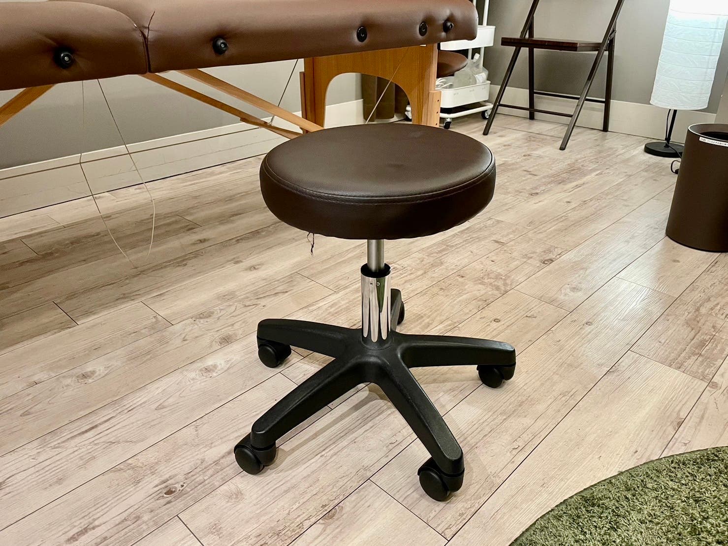 施設充実✨広々レンタルエステサロン（ベッド2台可）😊南海難波駅徒歩1分😍Nf視聴可👀高速Wi-Fi✨フリースペースにも😊の写真7