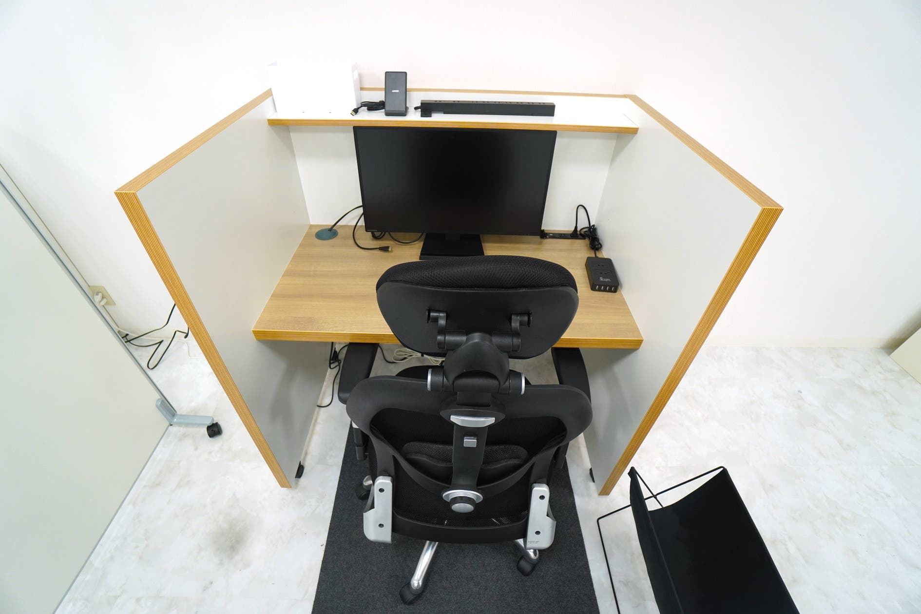 ＜南大沢テレワークステーション ワークデスクNo.5＞光回線Wi-Fi📶モニター🖥テレワーク/ZOOM/自習の写真5