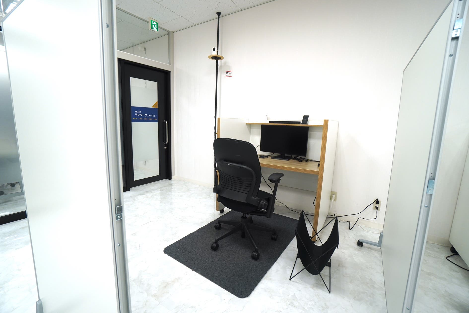 ＜南大沢テレワークステーション ワークデスクNo.6＞光回線Wi-Fi📶モニター🖥テレワーク/ZOOM/自習の写真5