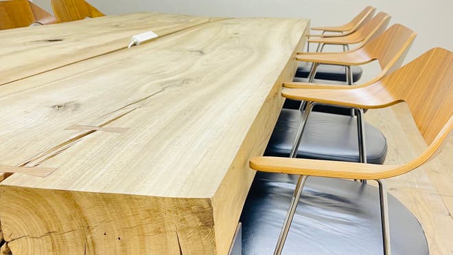 【新宿駅徒歩6分・西武新宿駅徒歩5分】木の香りがする会議室(南) 会議/商談/少人数での打ち合わせに向いている空間です。の写真4