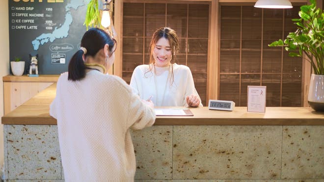 【新宿駅徒歩6分・西武新宿駅徒歩5分】木の香りがする会議室(南) 会議/商談/少人数での打ち合わせに向いている空間です。の写真10