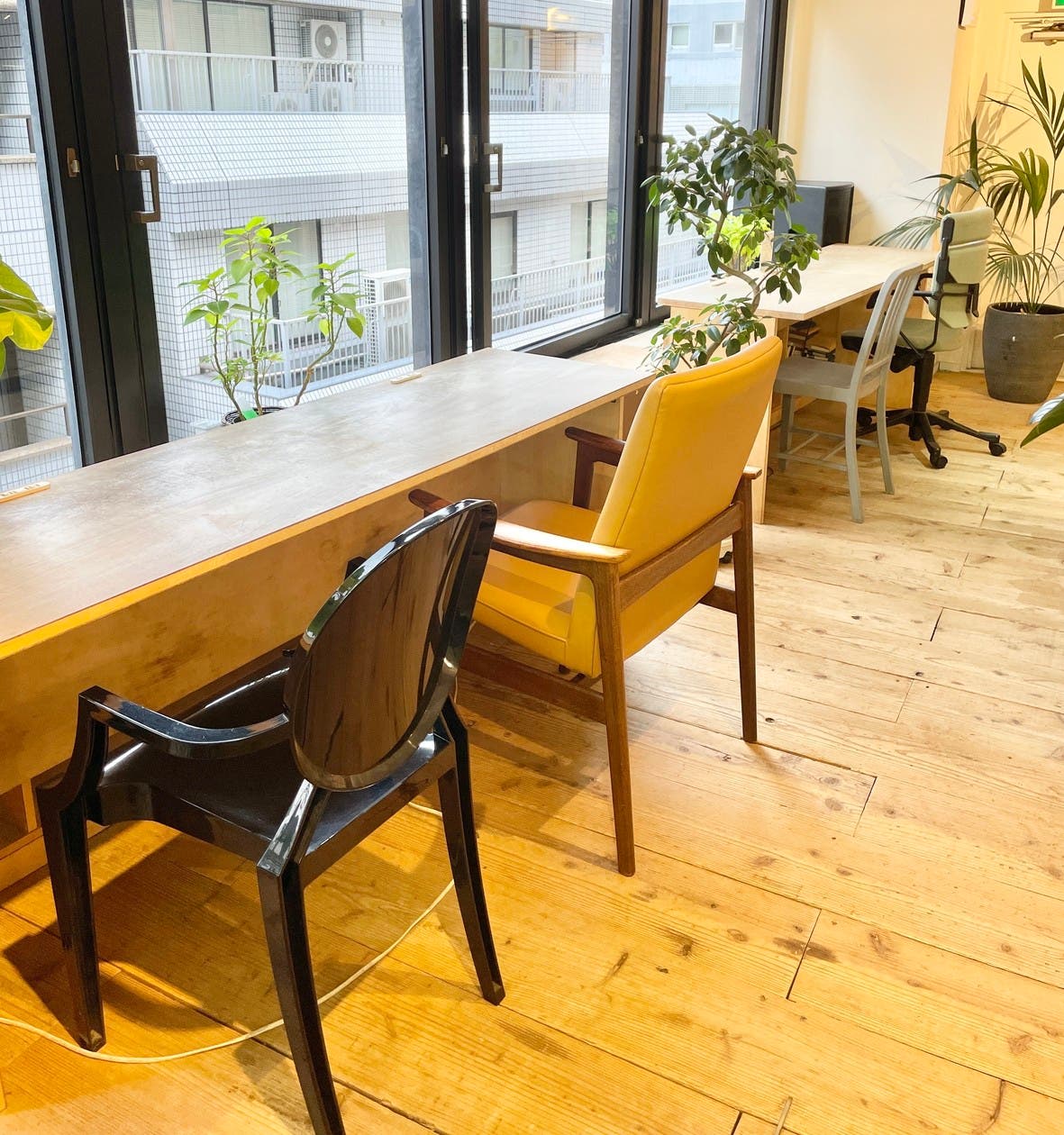 【新宿駅徒歩6分・西武新宿駅徒歩5分】木の香りがする会議室（南）　会議/商談/少人数での打ち合わせに向いている空間です。の写真13