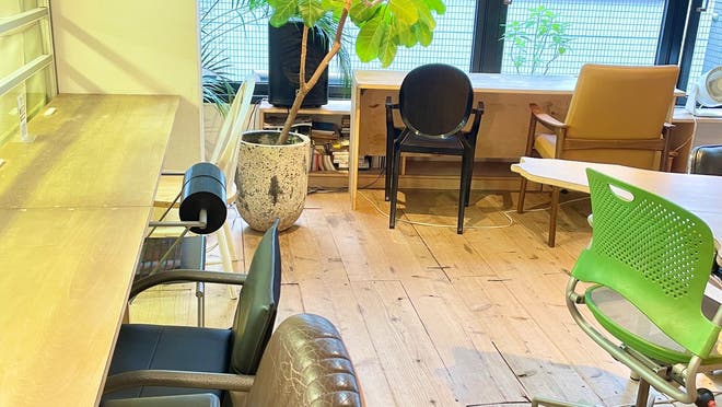 【新宿駅徒歩6分・西武新宿駅徒歩5分】木の香りがする会議室(南) 会議/商談/少人数での打ち合わせに向いている空間です。の写真14