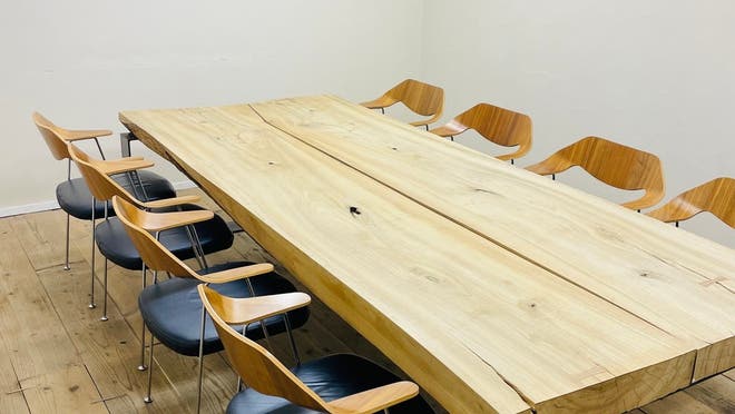 【新宿駅徒歩6分・西武新宿駅徒歩5分】木の香りがする会議室(南) 会議/商談/少人数での打ち合わせに向いている空間です。の写真6