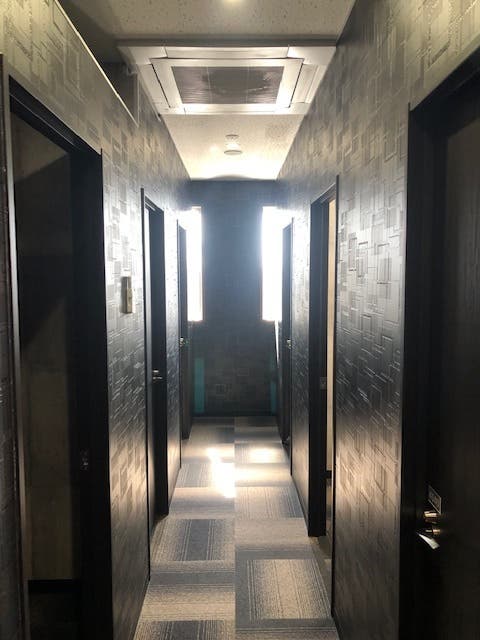 4090号室：時間700円・1日2,000円の完全個室ブース【角部屋】：3ｈ以上の場合は「1日利用」がお得ですの写真7