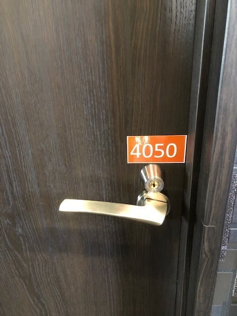 4050号室：時間700円・1日2,000円の完全個室ブース【角部屋】：3ｈ以上の場合は「1日利用」がお得ですの写真6