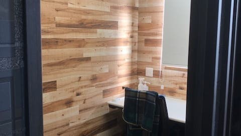 4050号室:時間700円・1日2,000円の完全個室ブース【角部屋】:3h以上の場合は「1日利用」がお得ですの写真1