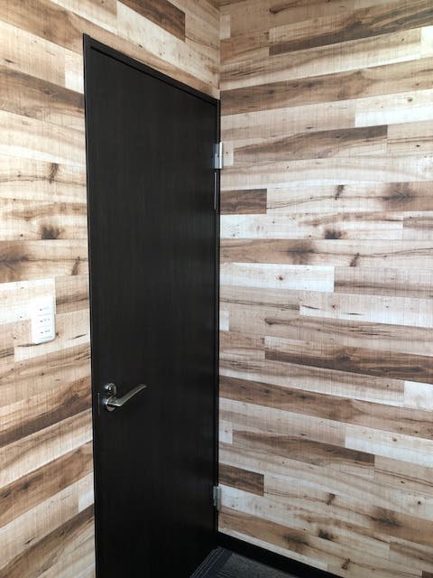 4050号室：時間700円・1日2,000円の完全個室ブース【角部屋】：3ｈ以上の場合は「1日利用」がお得ですの写真7