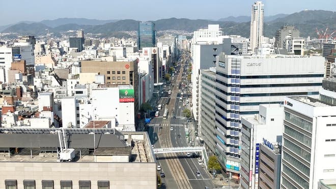 【中ヒロマ_10名会議室】銀山町駅から徒歩2分!眺めの良い広々とした会議室(大型モニター・電源タップ無料/高速Wi-Fiあり)の写真3