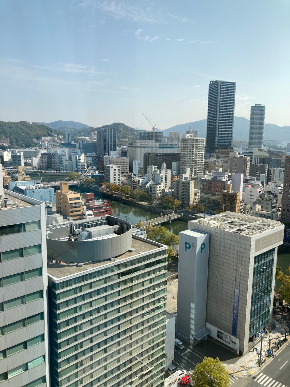 【中ヒロマ_10名会議室】銀山町駅から徒歩2分！眺めの良い広々とした会議室（大型モニター・電源タップ無料/高速Wi-Fiあり）の写真4