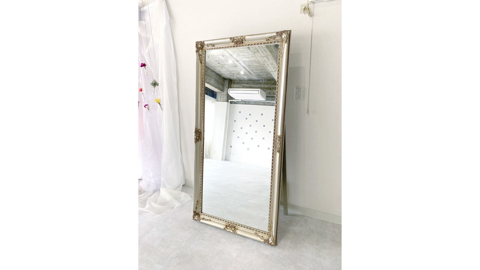 【神戸駅】徒歩5分 / 自然光が差し込む解放感のあるフォトスタジオ / 店内お花使い放題 / 78㎡ワンフロアの写真16