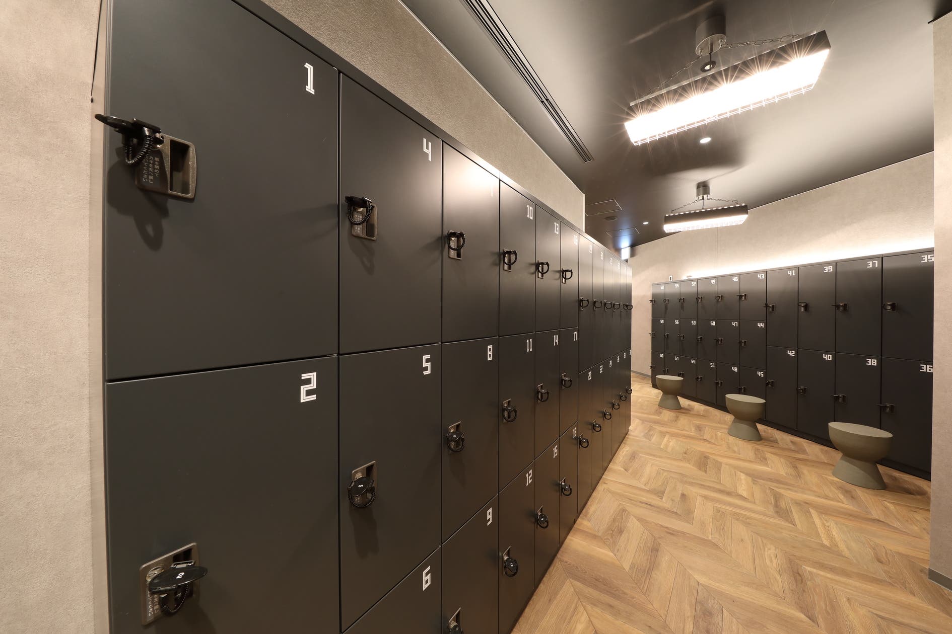 フィールドを眺めながらととのう 世界がまだ見ぬ温泉サウナの写真10