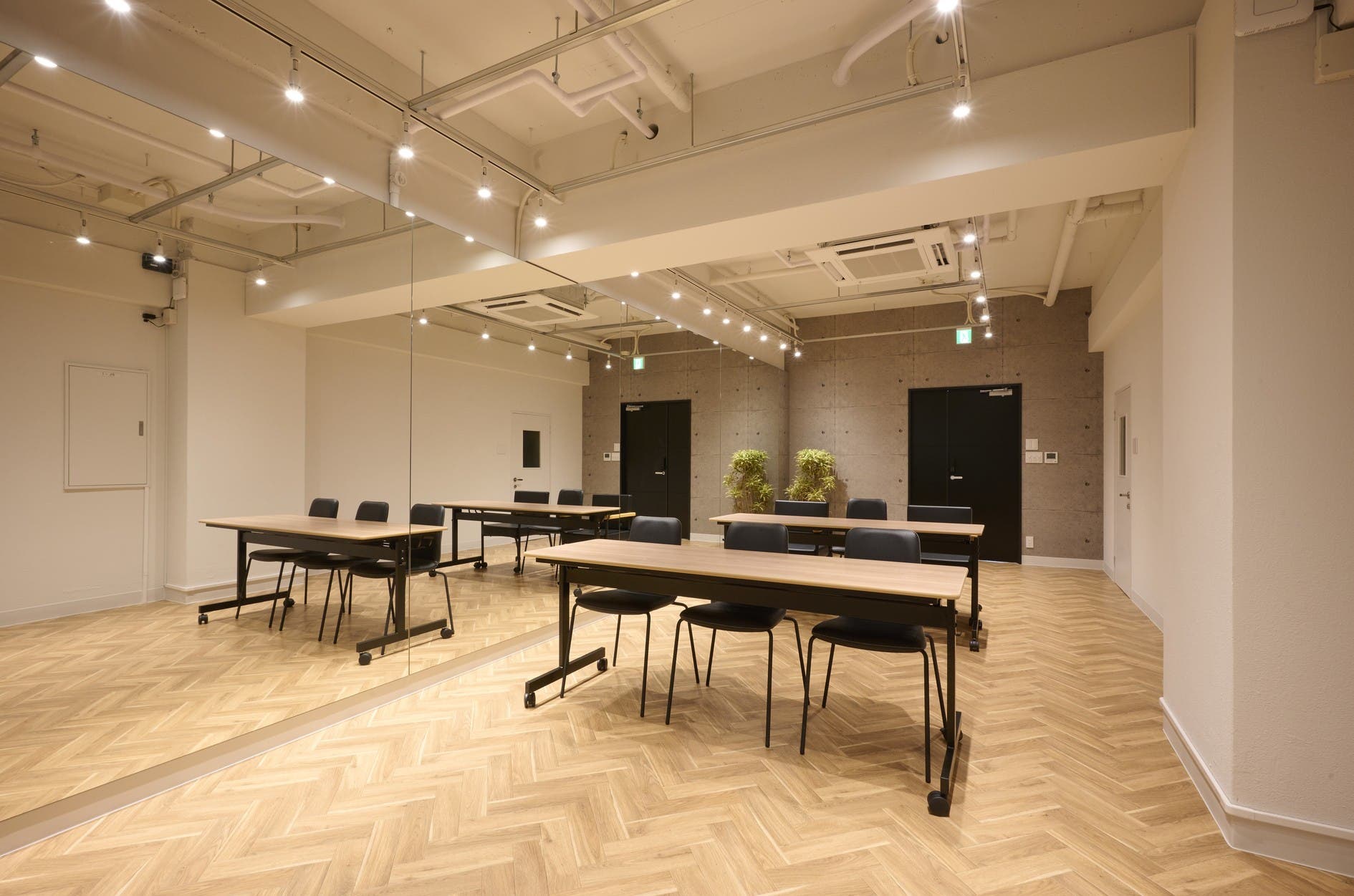 高崎駅から徒歩3分✨洗練された大人の隠れ家✨スタジオ┃ジム┃会議室┃コワーキングの写真10