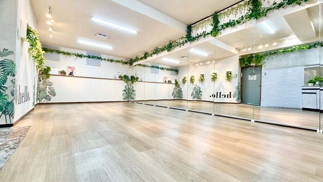 【蒲田駅東口5分】エアコンNEW!鏡約7mの綺麗で広いスタジオでダンス・ヨガ・ピラティス・演劇・撮影などに☆振動の出るダンス✖の写真1