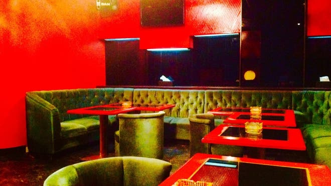 持ち込み飲食OK‼︎カラオケ教室や貸切りパーティーなどに最適‼︎ゆったりソファー席もあり、広々空間で大人数でのご利用も可能です。の写真2