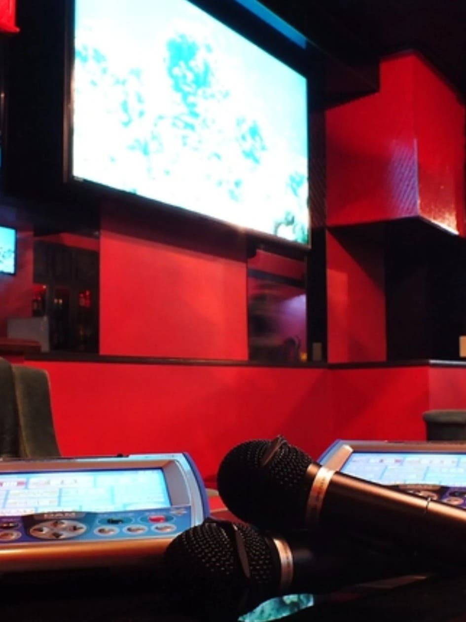 持ち込み飲食OK‼︎カラオケ教室や貸切りパーティーなどに最適‼︎ゆったりソファー席もあり、広々空間で大人数でのご利用も可能です。の写真6