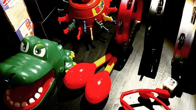 持ち込み飲食OK‼︎カラオケ教室や貸切りパーティーなどに最適‼︎ゆったりソファー席もあり、広々空間で大人数でのご利用も可能です。の写真8