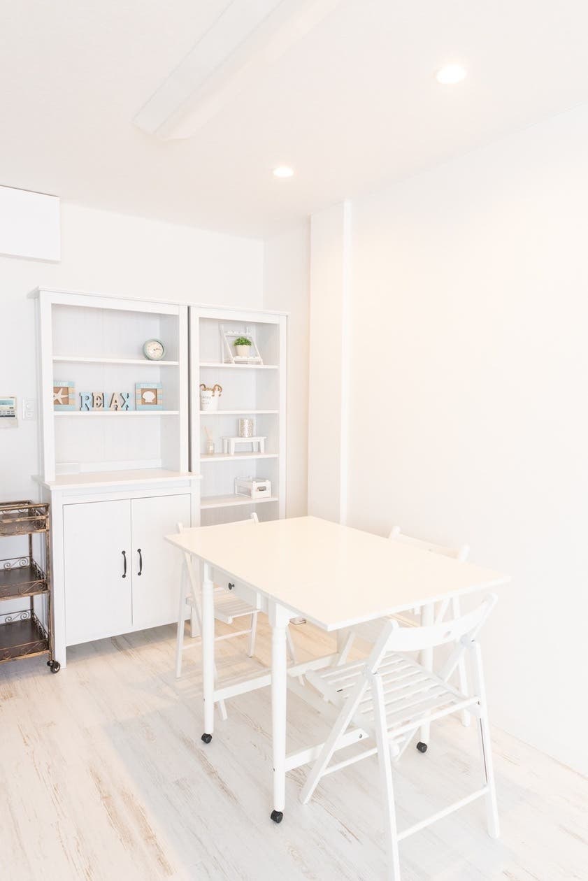 中津駅から2分！梅田や大阪駅からも10分圏内。自然光あふれるフォトスタジオの写真6