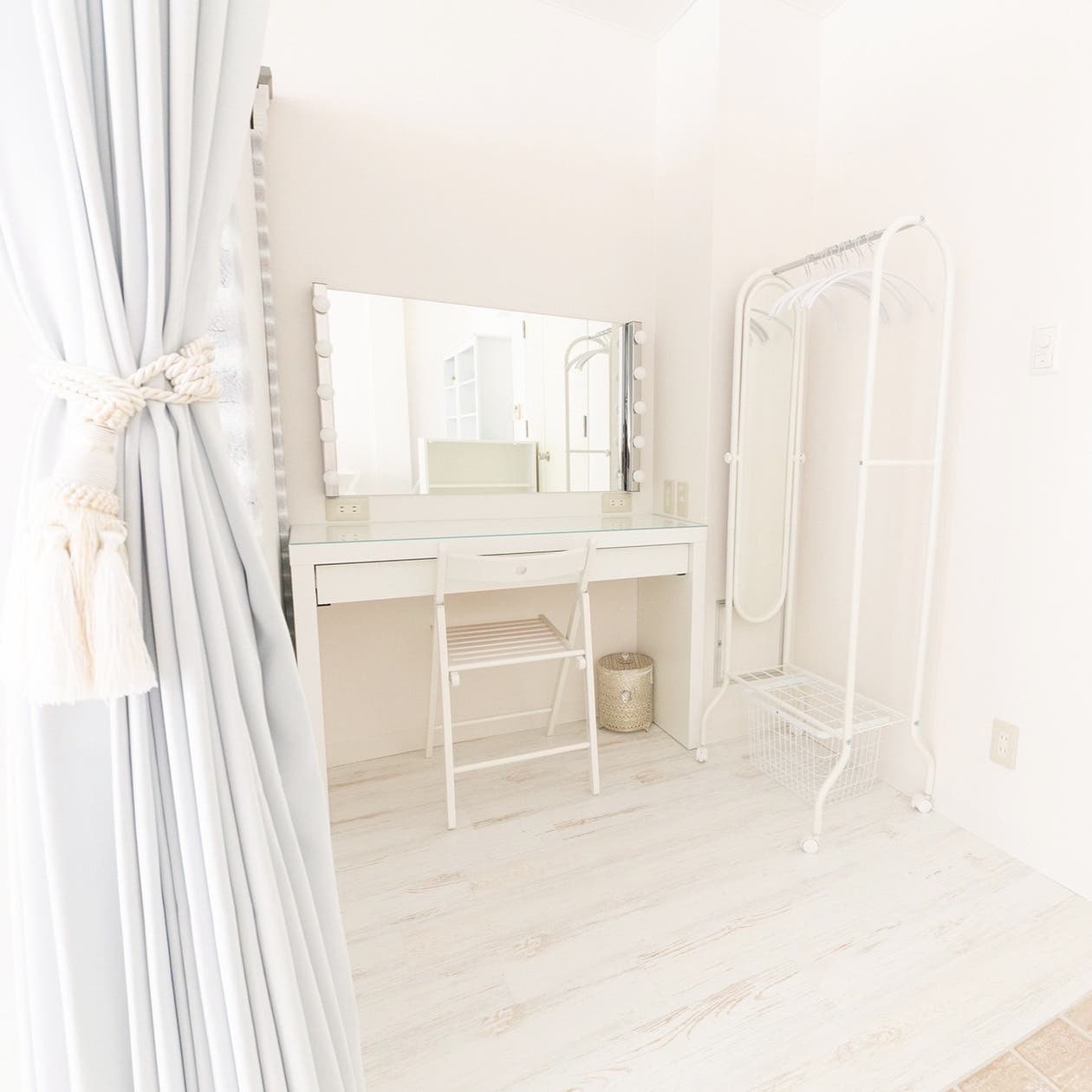 中津駅から2分！梅田や大阪駅からも10分圏内。自然光あふれるフォトスタジオの写真16