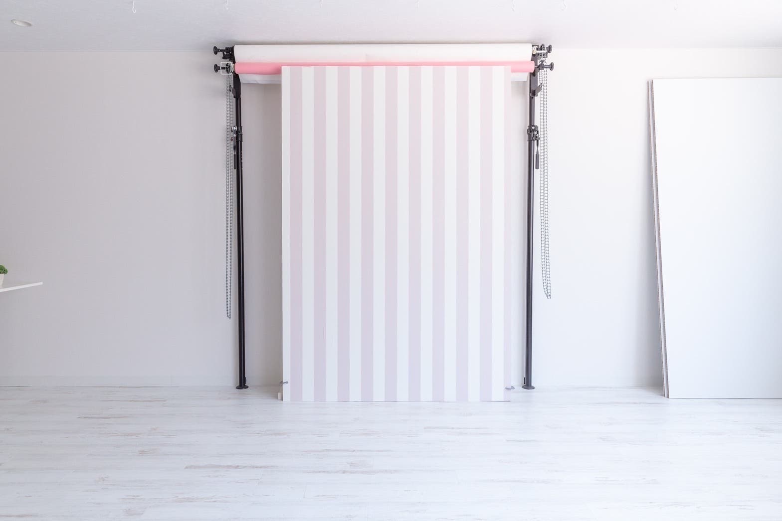 中津駅から2分！梅田や大阪駅からも10分圏内。自然光あふれるフォトスタジオの写真10