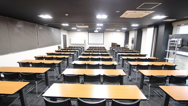 大会議室✨リニューアル限定価格✨【南森町・天神橋・天満】最大81名/Wi-Fi/駅近🚃/飲食可🍵/綺麗✨/会議🍀の写真2