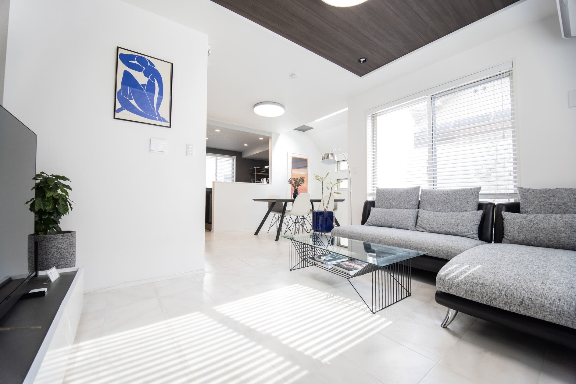 [目黒駅8分]一軒家スタジオ/20畳LDK/モダン/3面採光/自然光/一戸建て/ハウススタジオ/Youtube/同時録音の写真1