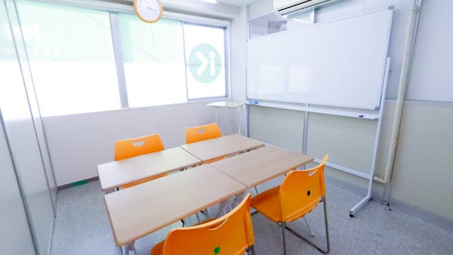 【京王線中河原駅徒歩2分!4名利用可!】駅近!綺麗な室内!WiFi・ホワイトボード・備品類全て無料!ふれあい貸し会議室 中河原Aの写真1