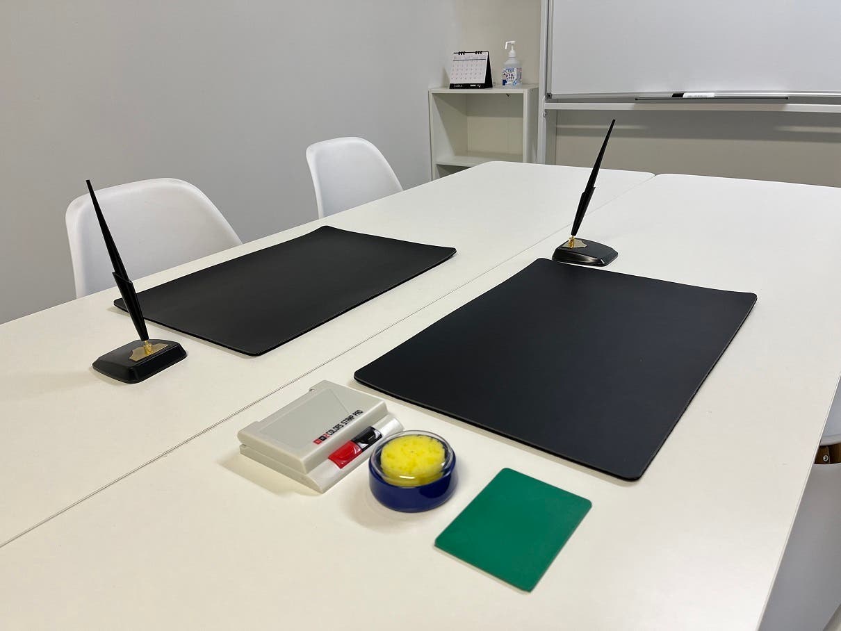 谷町四丁目駅徒歩１分の利便性。低価格で換気ができる完全個室の会議室。定員14名。テーブル配置変更可。契約備品有。法務局、官庁近くの写真3