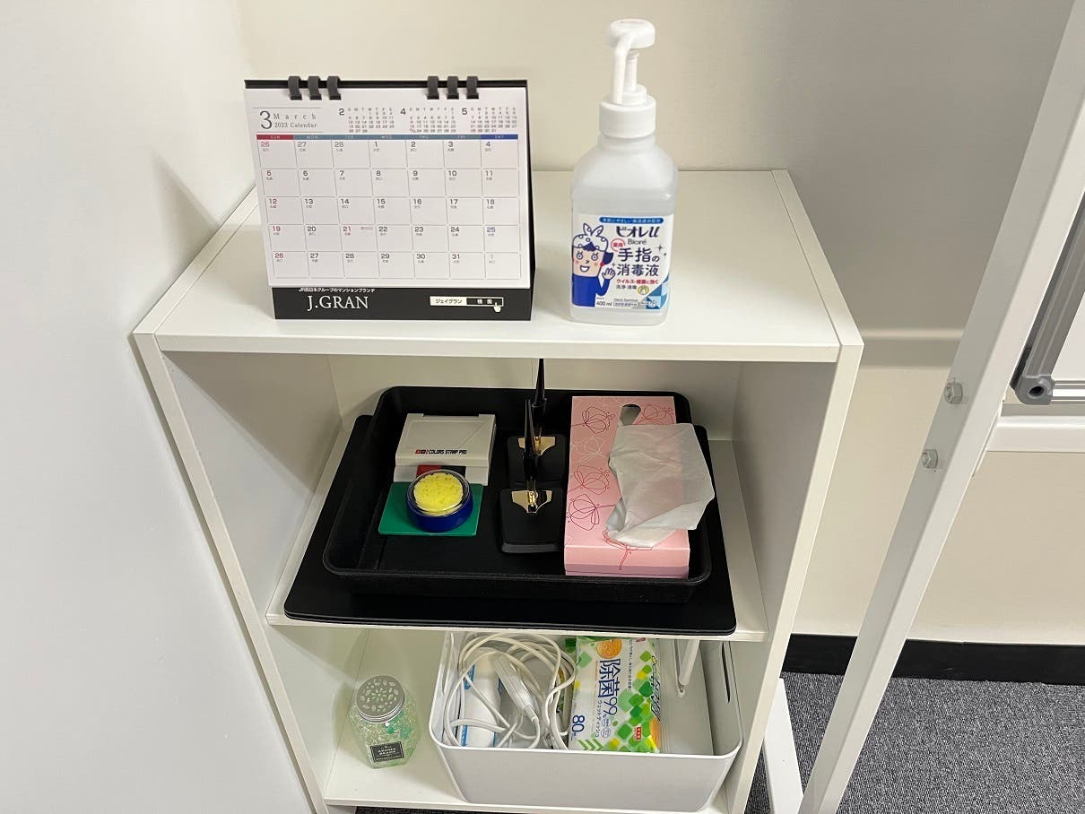 谷町四丁目駅徒歩１分の利便性。低価格で換気ができる完全個室の会議室。定員14名。テーブル配置変更可。契約備品有。法務局、官庁近くの写真5