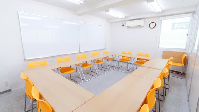 【京王線中河原駅徒歩2分!15名利用可】駅近!綺麗な室内!WiFi・ホワイトボード・備品類全て無料!ふれあい貸し会議室 中河原Dの写真1