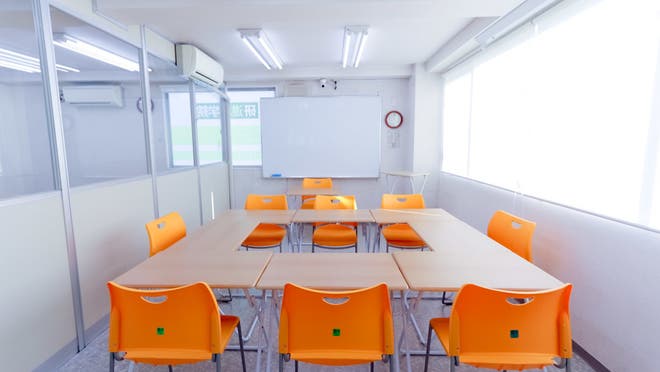 【京王線中河原駅徒歩2分!9名利用可!】駅近!綺麗な室内!WiFi・ホワイトボード・備品類全て無料!ふれあい貸し会議室 中河原Cの写真3