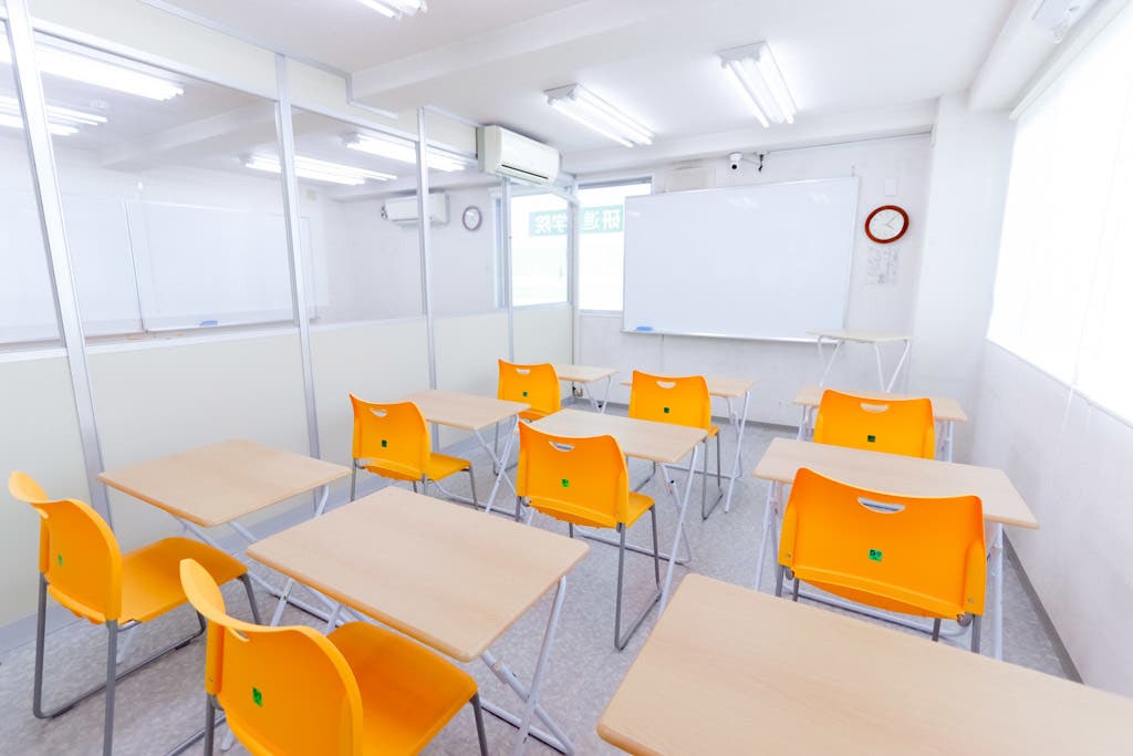 【京王線中河原駅徒歩2分！9名利用可！】駅近！綺麗な室内！WiFi・ホワイトボード・備品類全て無料！ふれあい貸し会議室 中河原Cの写真6