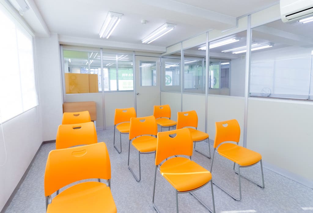 【京王線中河原駅徒歩2分！9名利用可！】駅近！綺麗な室内！WiFi・ホワイトボード・備品類全て無料！ふれあい貸し会議室 中河原Cの写真12