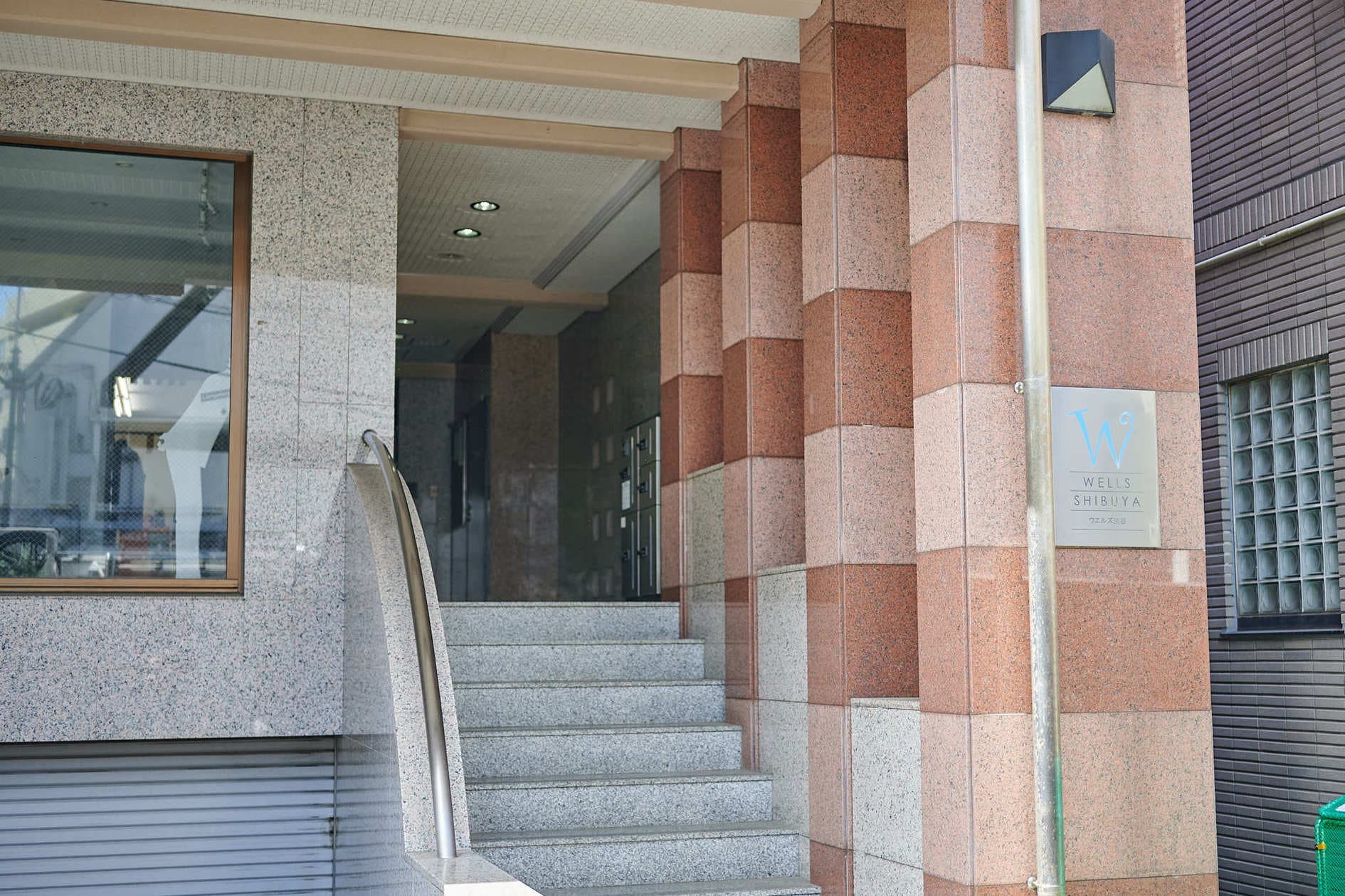 【渋谷神泉・フォトグラファー内装監修📸】自然光・大きめ採光窓&モノトーン背景、機材豊富で利用しやすい◎の写真15