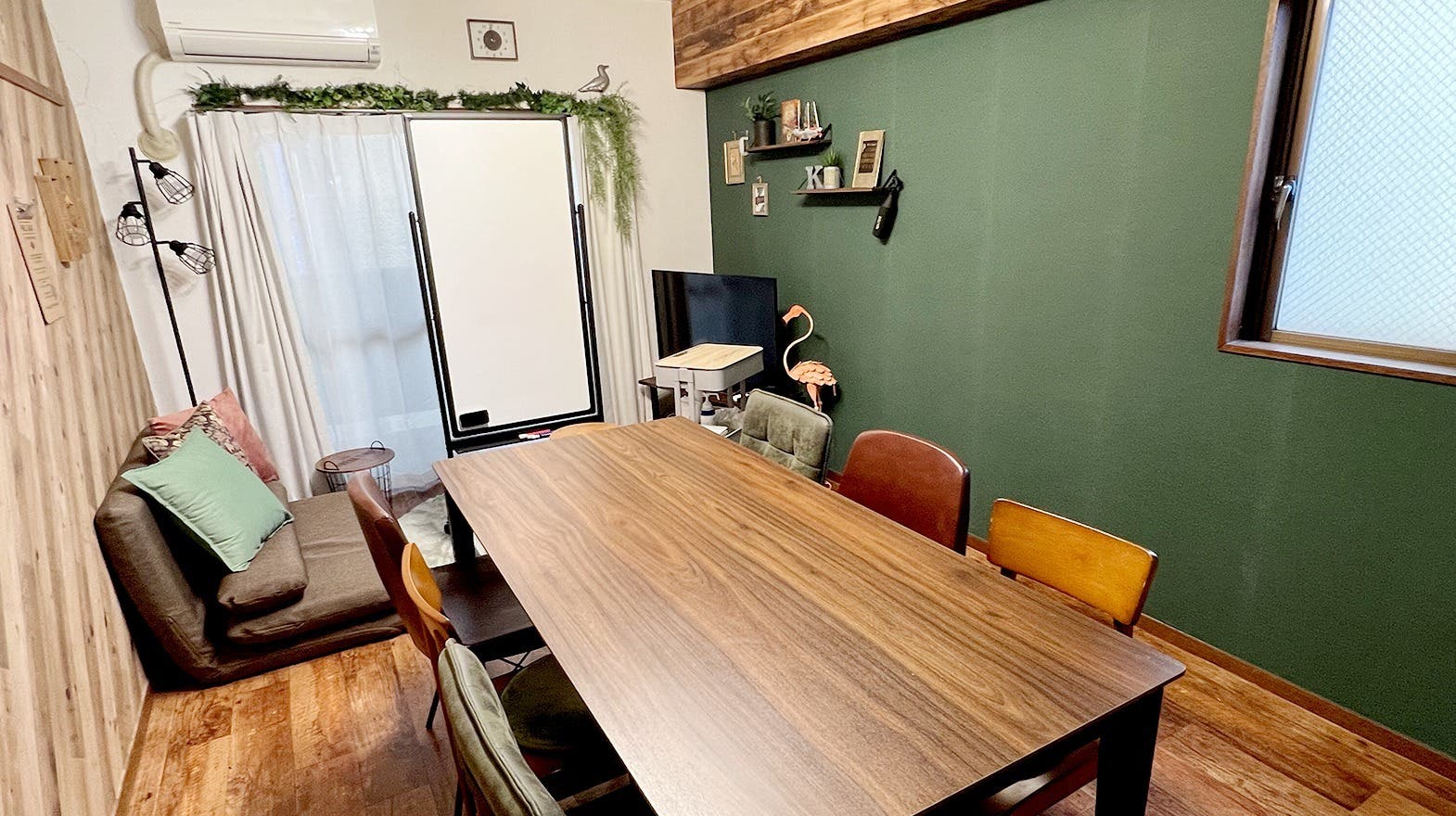 コンビニ目の前♪ゆったりテーブル＆ソファ「コルピスカ船橋」/Wi-Fiなど設備無料【船橋南口5分】の写真6