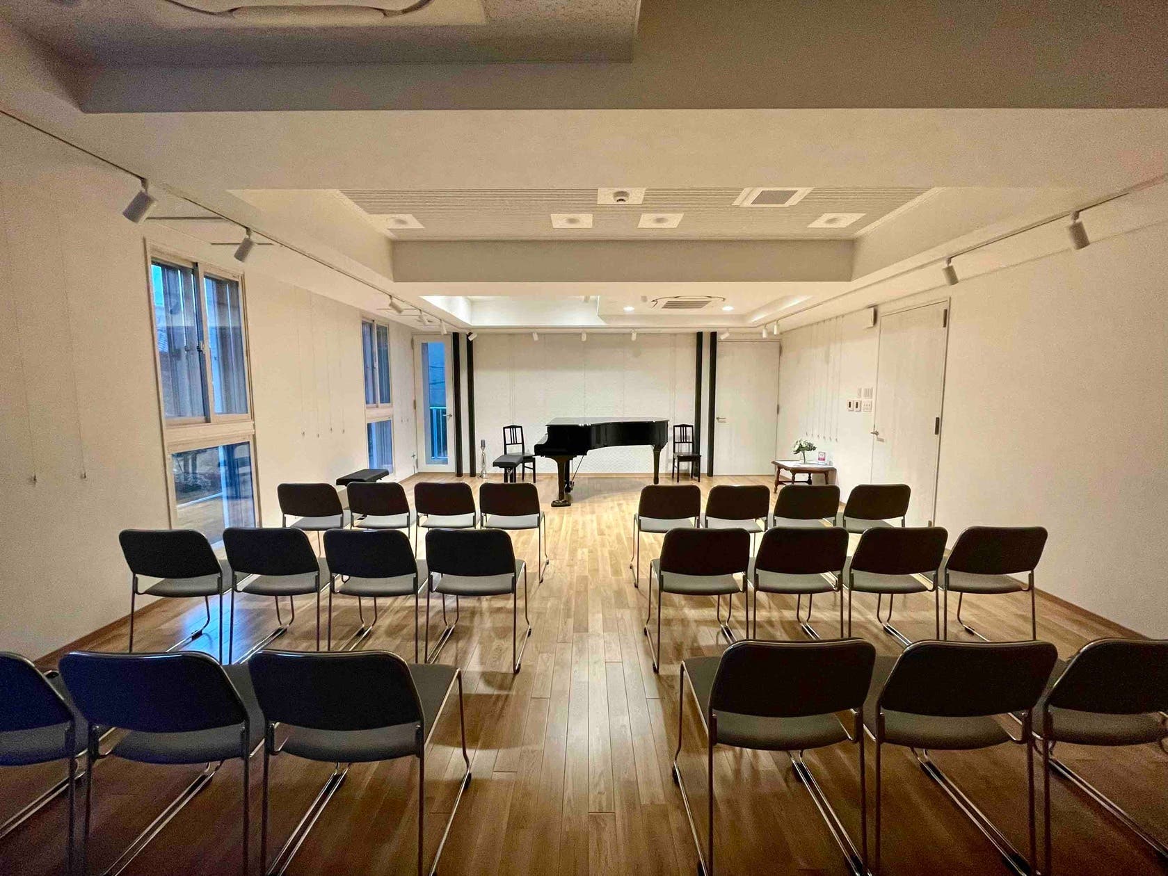 【豊かな響きのホール】阪急西宮北口駅から徒歩5分！防音/Wi-Fi完備！〈クラシックコンサート、発表会、リハーサルに最適〉の写真6