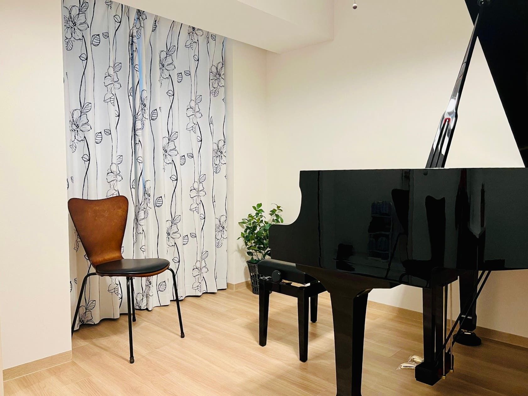 【防音スタジオ】阪急西宮北口駅徒歩5分！24H利用可能！WiFi無料！〈個人練習・レッスン・リハ・ワークスペースにも最適！〉の写真1