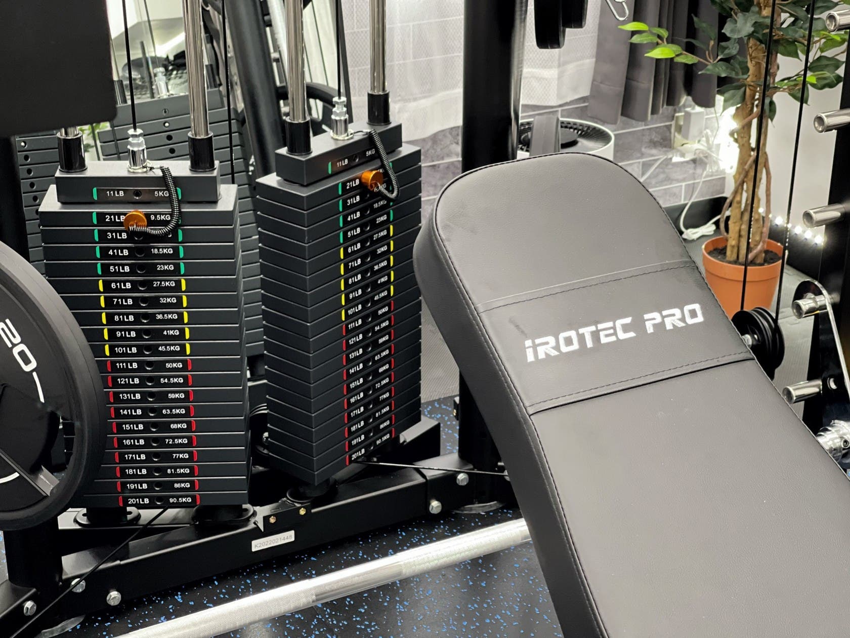 【西新宿駅4分・新宿駅7分】✨地域最安値✨平日昼間さらに価格破壊❗️おしゃれで設備充実！撮影OK！大型鏡の写真16