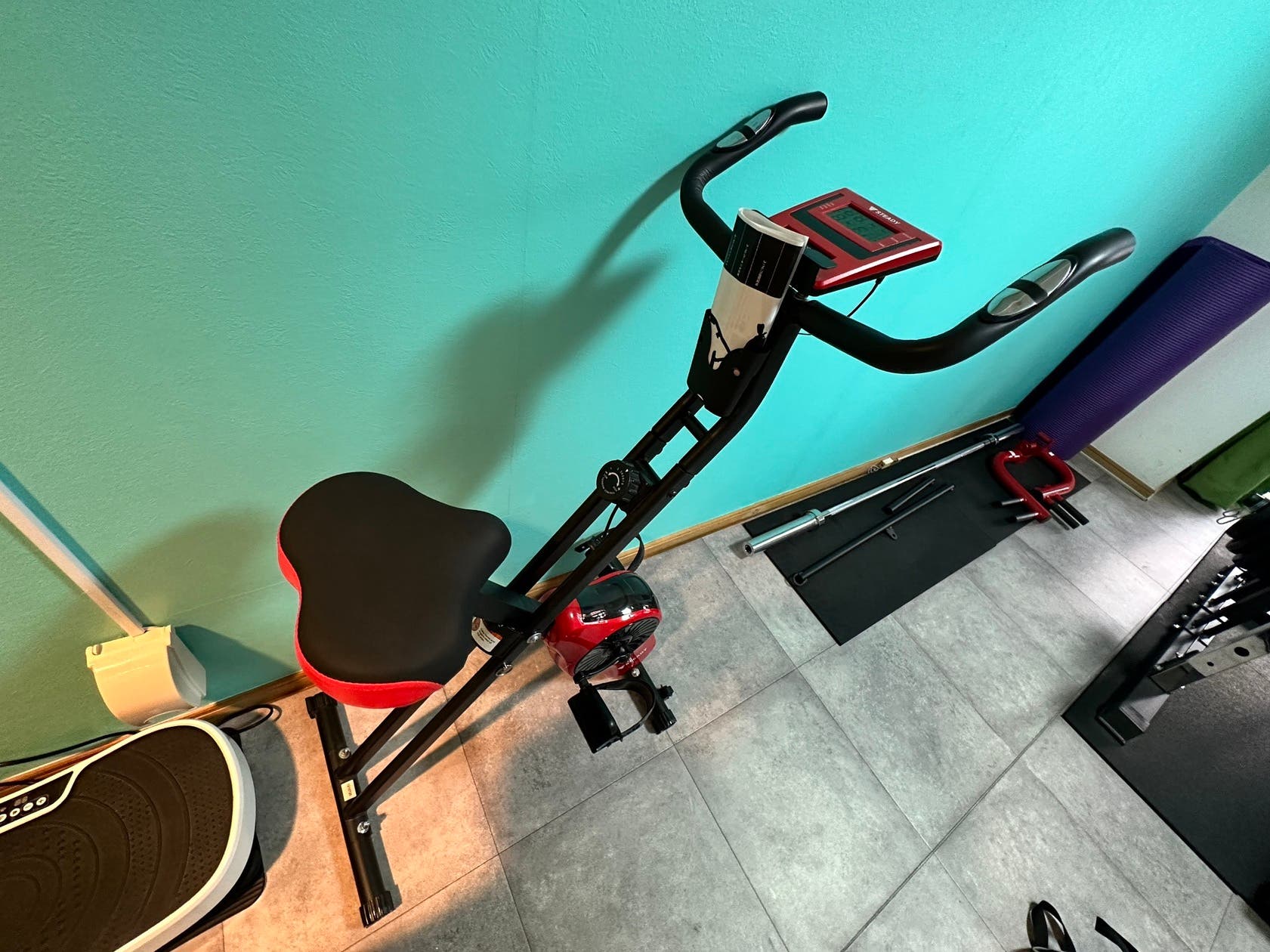 ＜RAKUNA神田・秋葉原＞ 完全個室ジム！スミスマシン、ダンベル、フィットネスバイク、全身鏡、その他完備☆の写真15