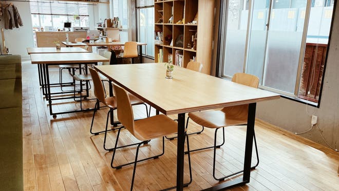 下北沢駅徒歩4分、自然光が差し込むWORKスペース。ワークショップ、教室、撮影、展示商談会、研修等に最適。の写真2