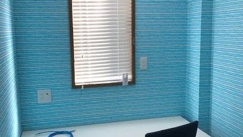 2050号室:時間700円・1日2,000円の完全個室ブース【角部屋】:3h以上の場合は「1日利用」がお得ですの写真3
